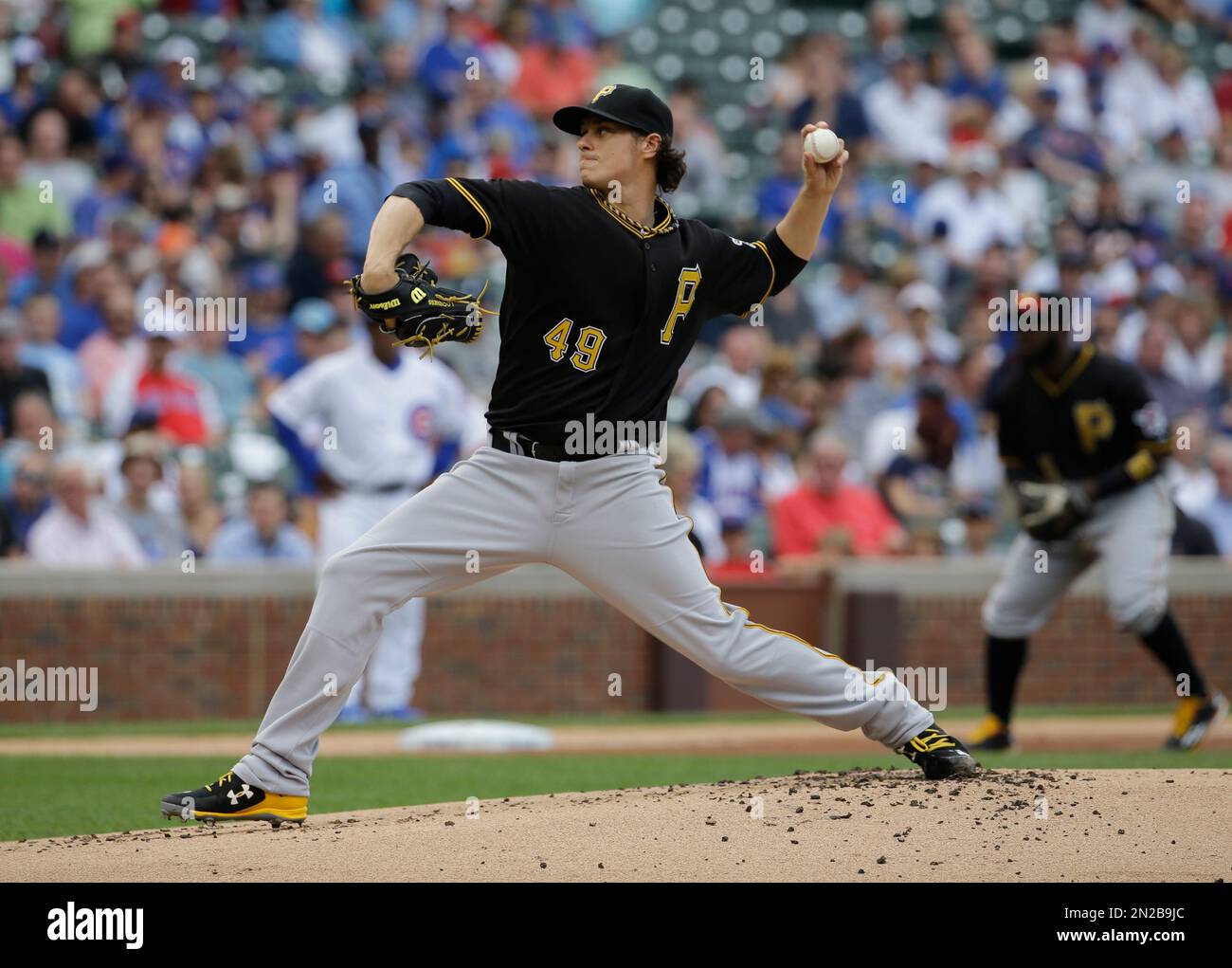 Pittsburgh Pirates starter Jeff Locke throws a pitch against the ...