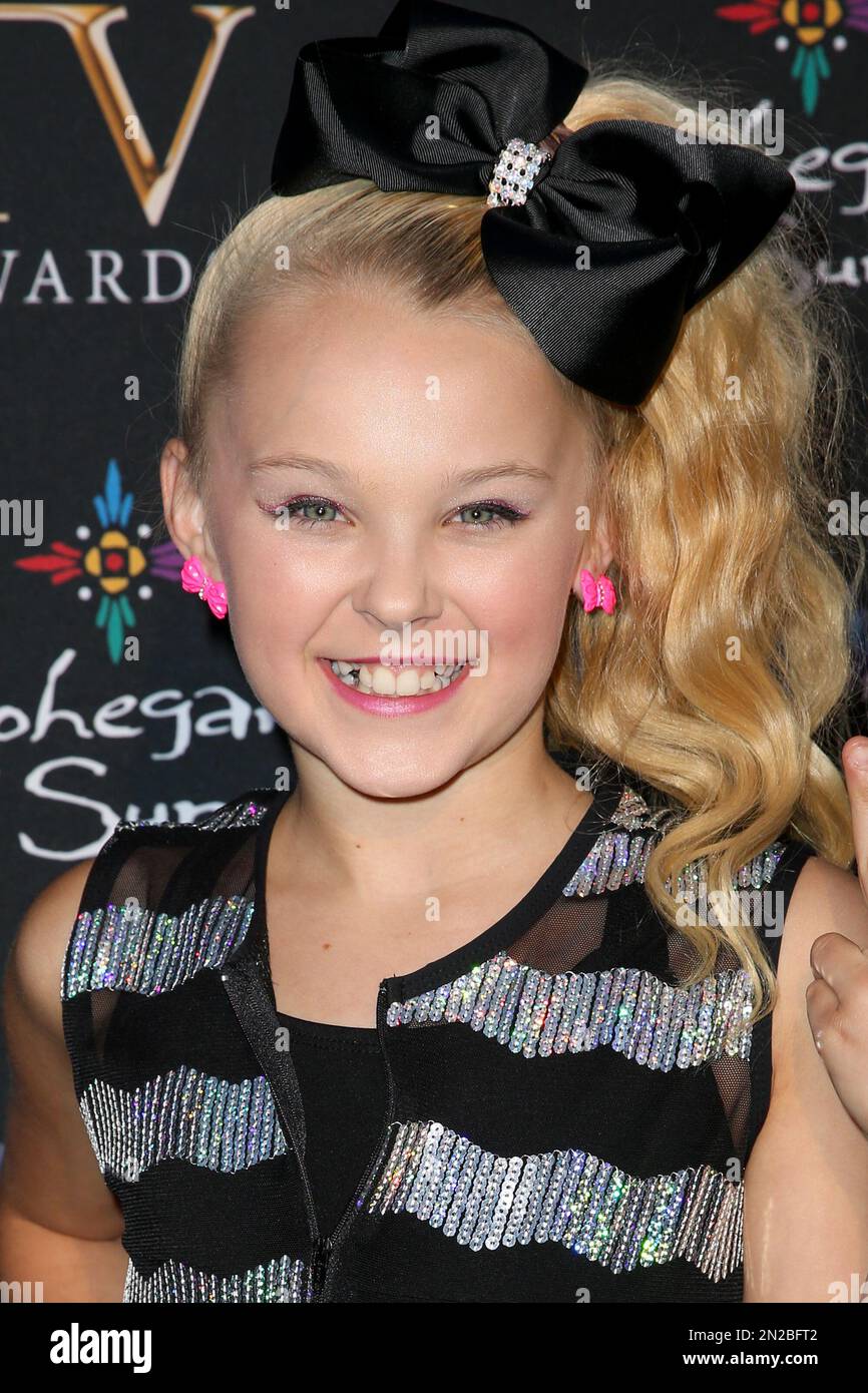 JoJo Siwa arrives at the 3rd Annual Reality TV Awards at the Avalon ...