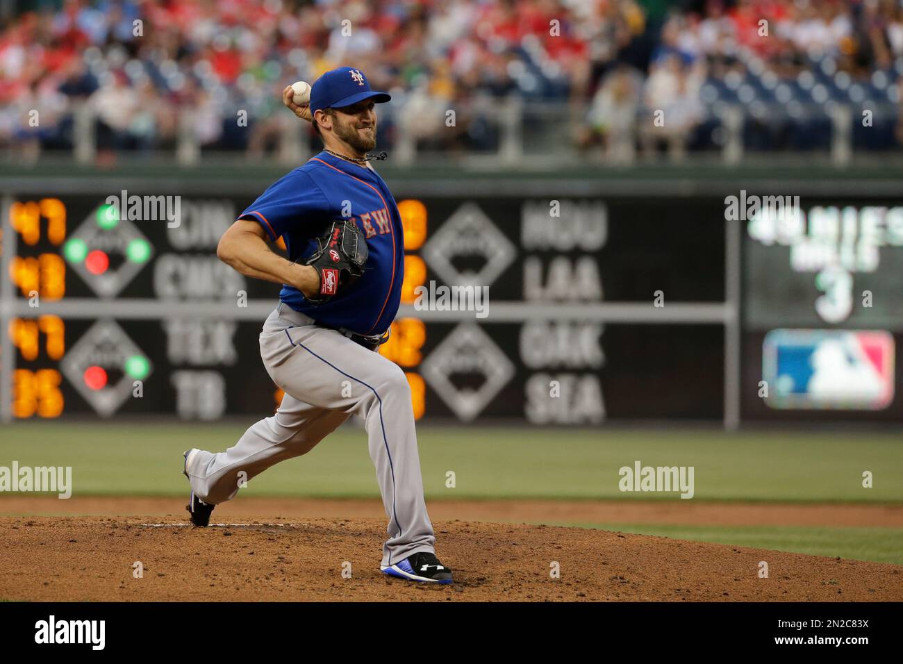 New York Mets' Jonathon Niese in action during a baseball game against ...