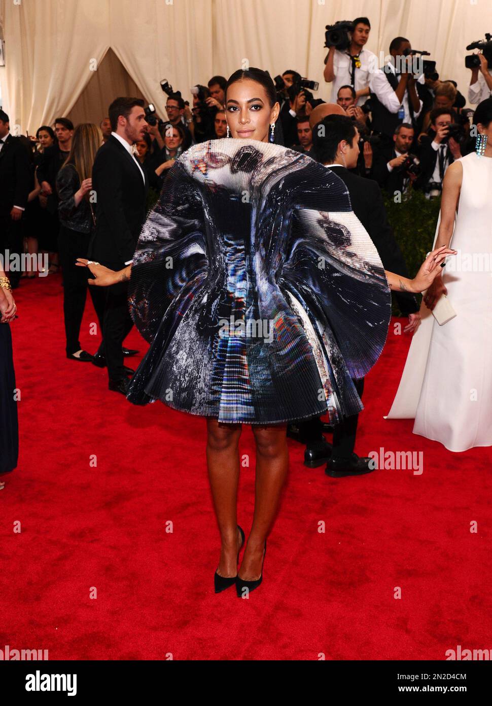 Solange Knowles arrives at The Metropolitan Museum of Art's Costume ...