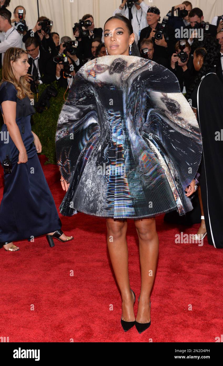 Solange Knowles arrives at The Metropolitan Museum of Art's Costume ...