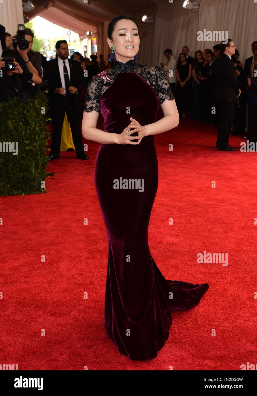 Gong Li arrives at The Metropolitan Museum of Art's Costume Institute ...
