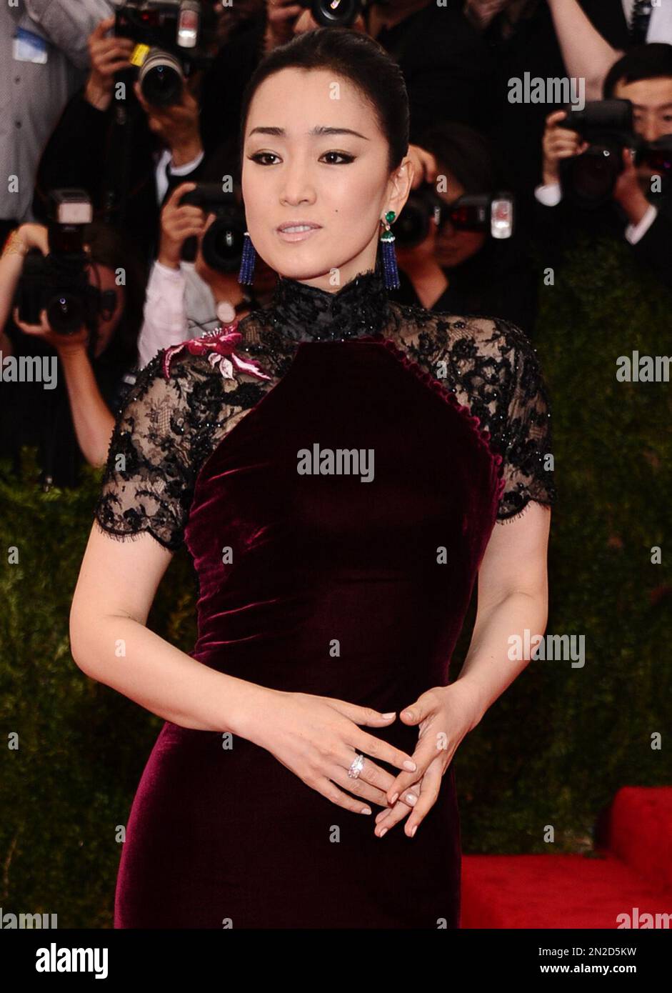 Gong Li arrives at The Metropolitan Museum of Art's Costume Institute ...