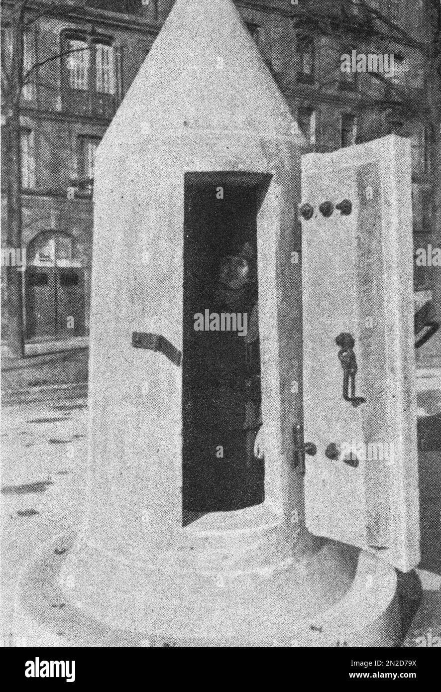 The German caption which accompanied this picture, which arrived in the ...