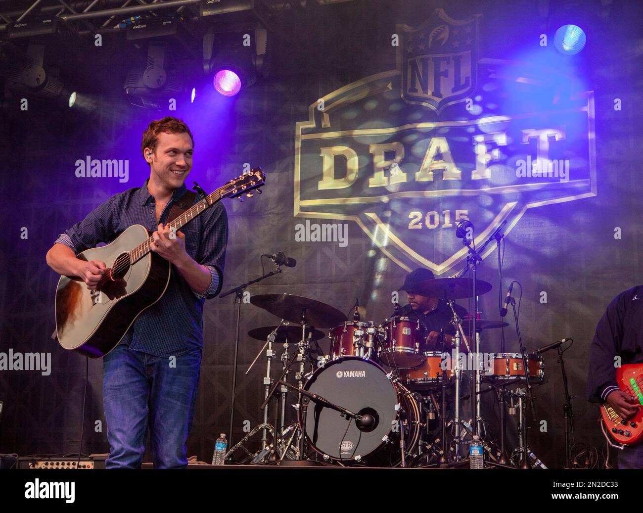 Singer-songwriter Phillip Phillips performs with his band at Draft Town ...
