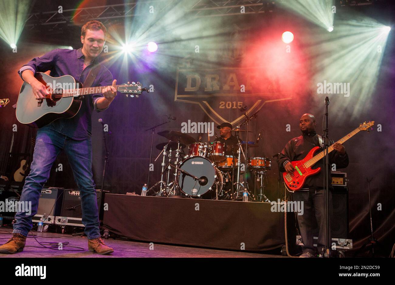 Singer-songwriter Phillip Phillips performs with his band at Draft Town ...
