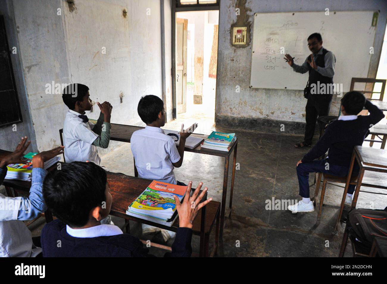 Bengali sign language education hi-res stock photography and images - Alamy