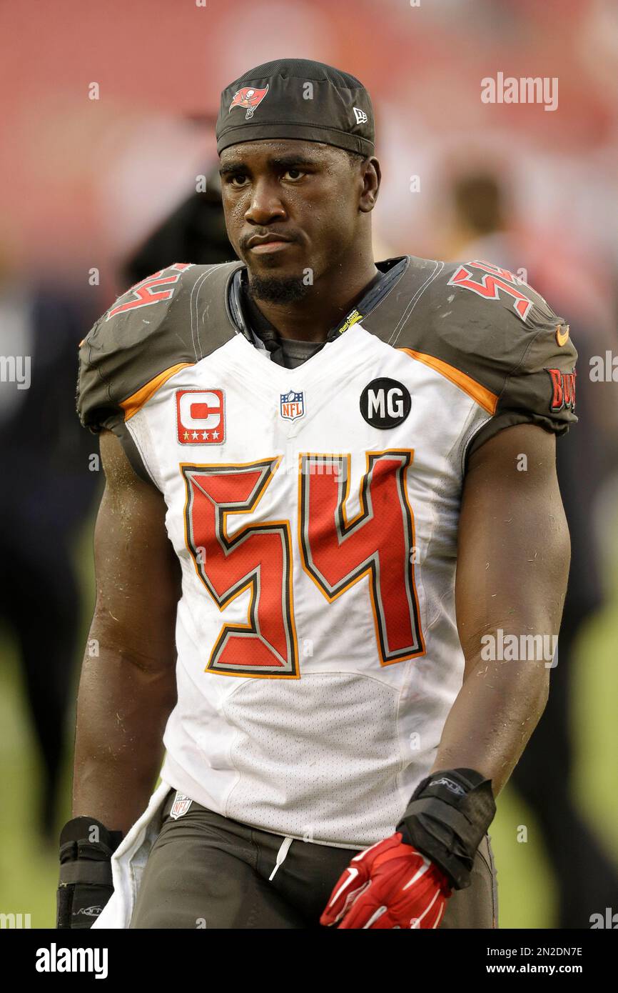 Tampa Bay Buccaneers Lavonte David walking the sideline during the game ...