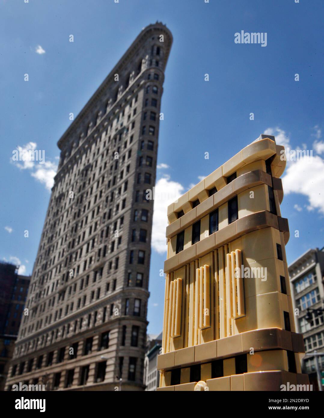 IMAGE DISTRIBUTED FOR LEGO SYSTEMS - The LEGO Architecture Flatiron ...