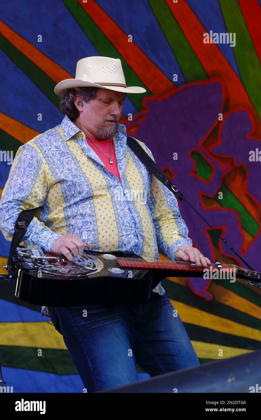 Jerry Douglas with Alison Krauss & Union Station performs at the New ...
