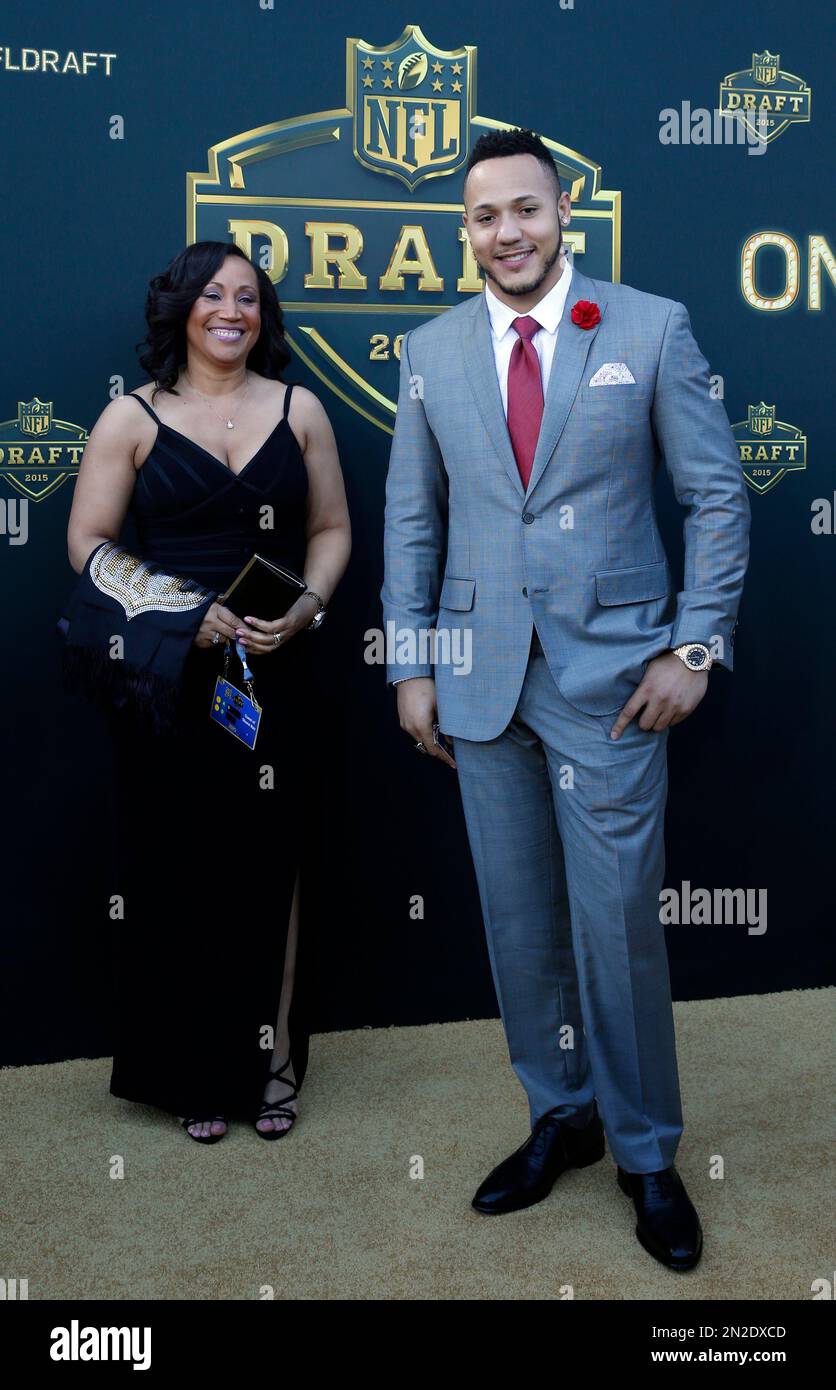 Missouri defensive lineman Shane Ray poses for photos with his mother ...