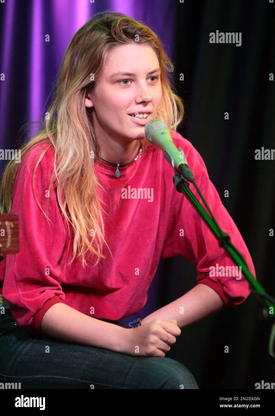 Ellie Rowsell of the band Wolf Alice visits the Radio 104.5 Performance ...