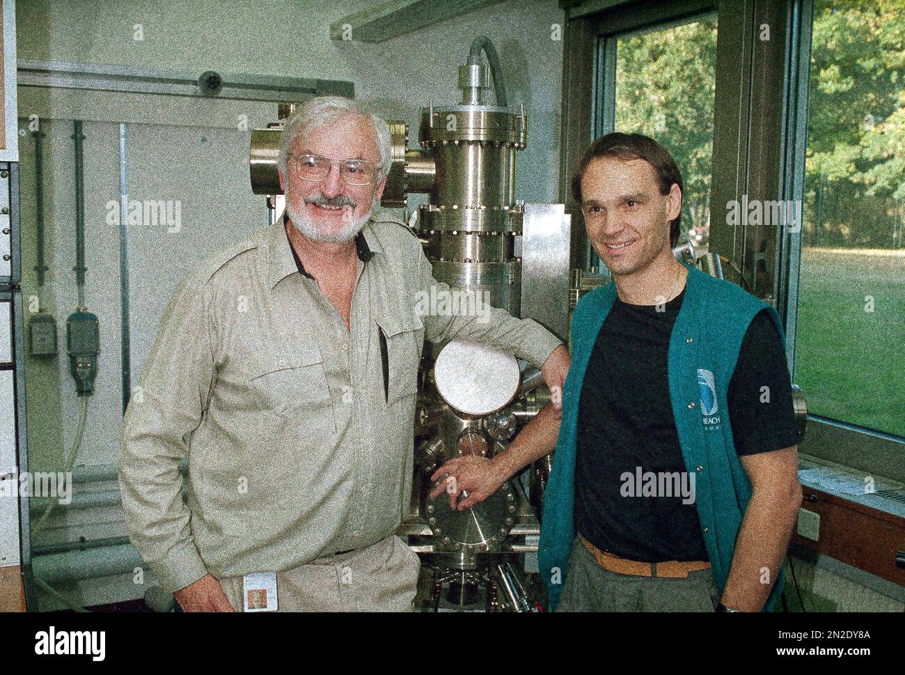 Dr. Heinrich Rohrer from Switzerland, left, and Dr. Gerd Binnig of ...