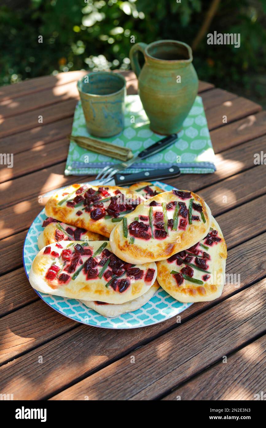 Swabian cuisine, Hohenloher Blootz, Blooz, salty yeast yeast dough ...