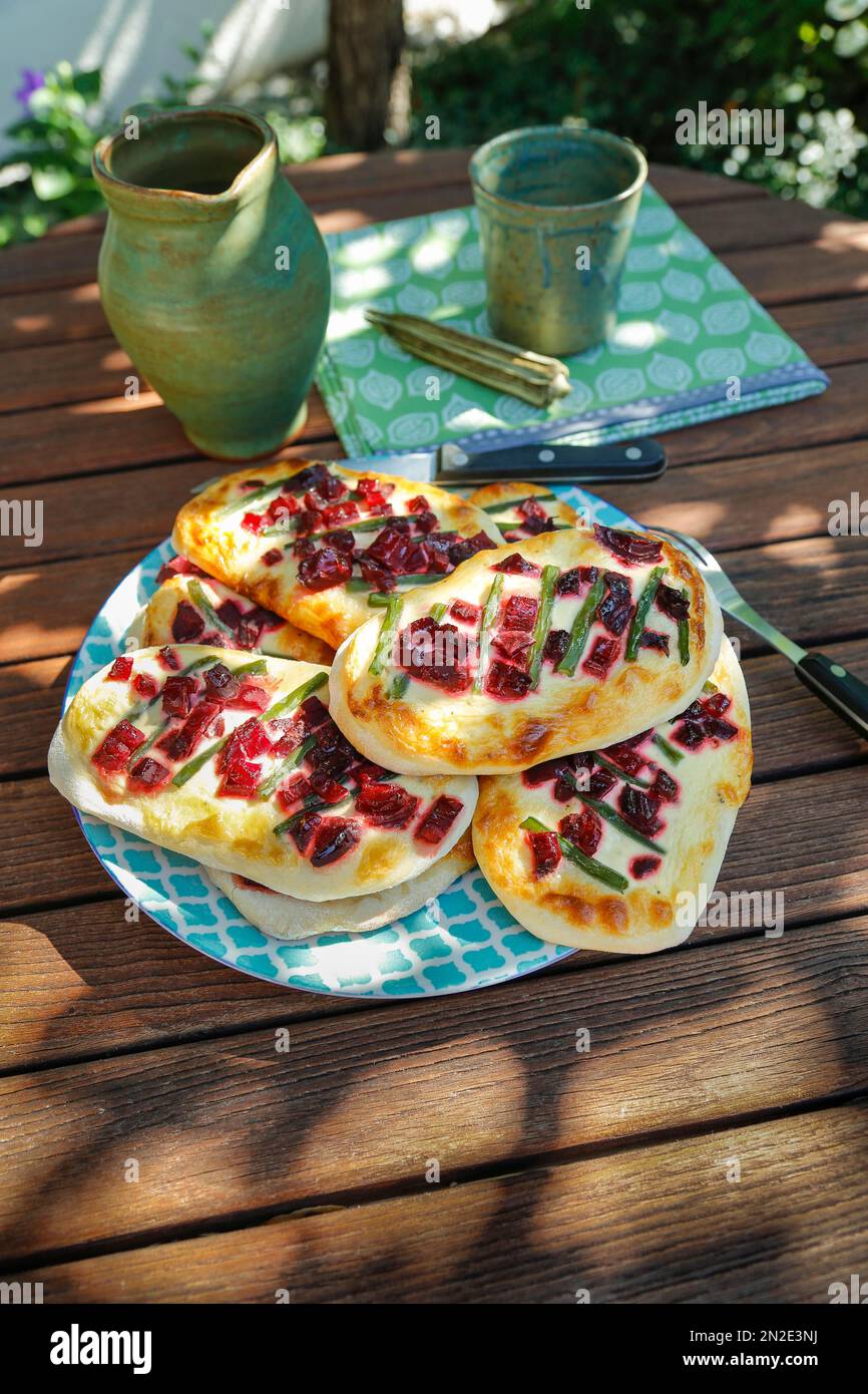 Swabian cuisine, Hohenloher Blootz, Blooz, salty yeast yeast dough ...