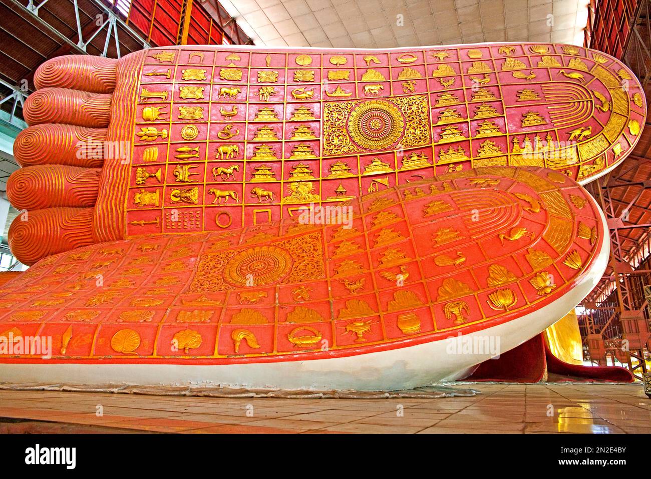 Reclining buddha statue foot hi-res stock photography and images - Alamy