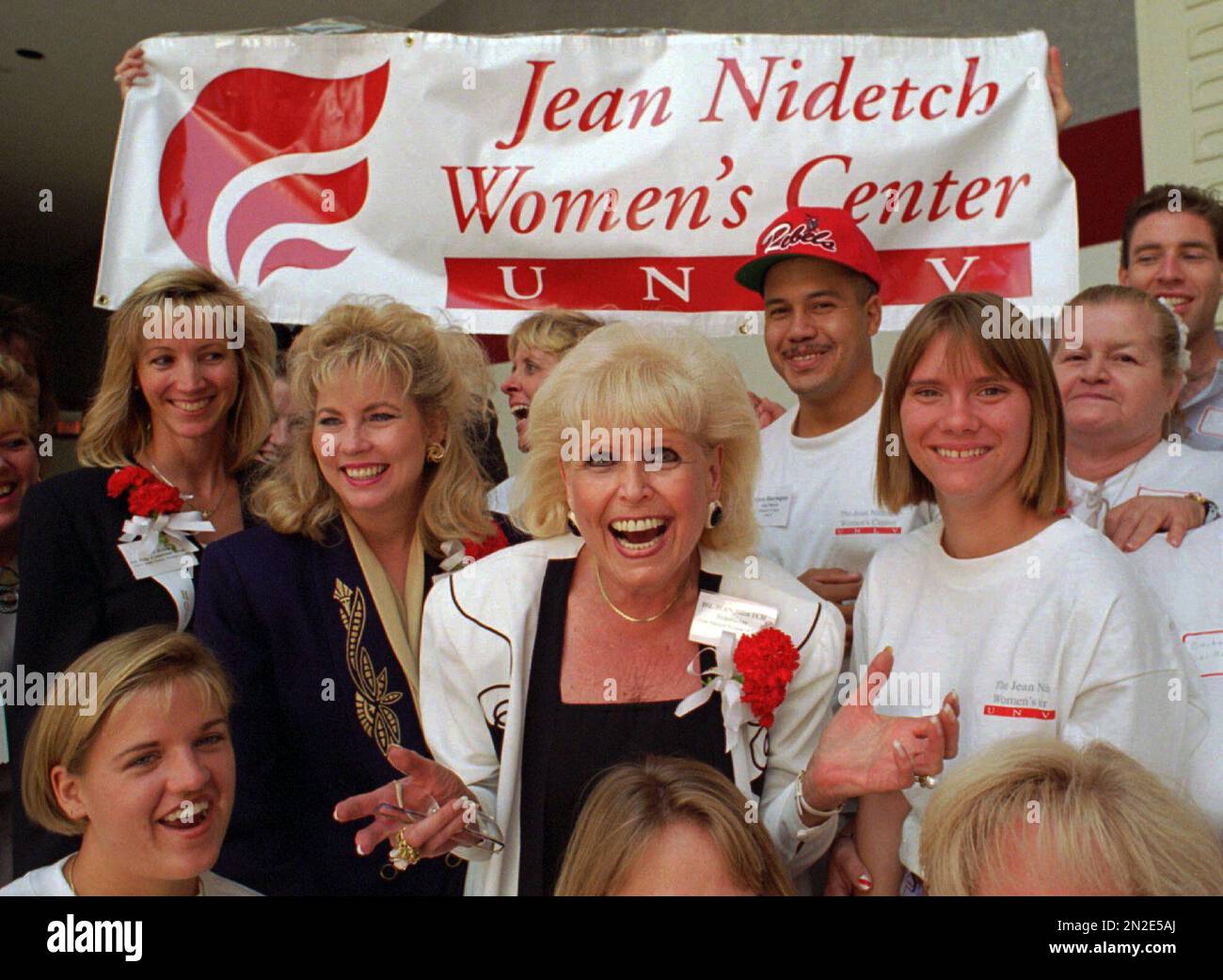 FILE - In this Sept. 9, 1995, file photo, Jean Nidetch, center, founder ...