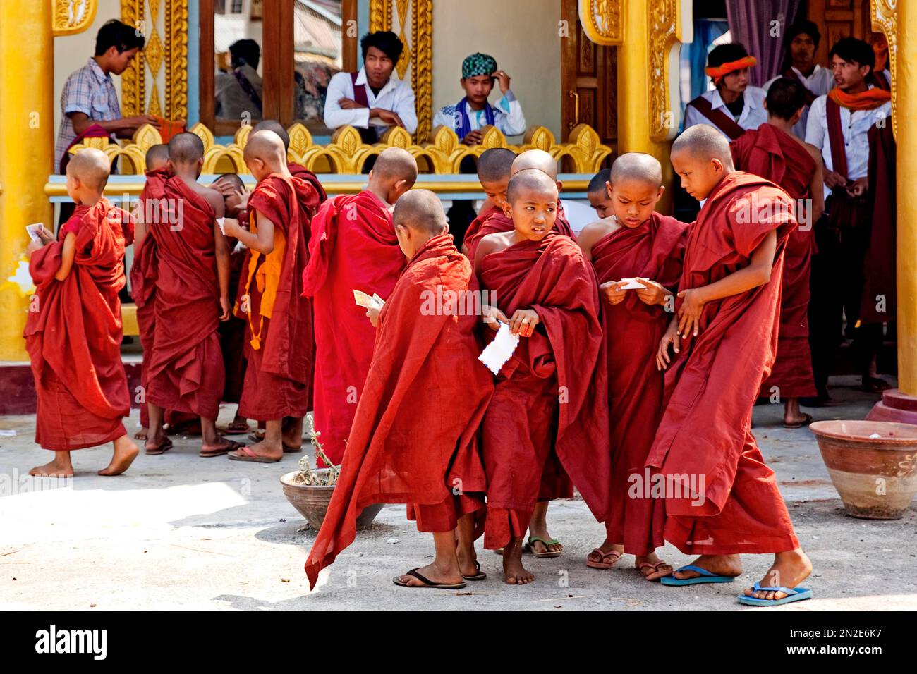 Gifts at the Inauguration ceremony of A Lo Taw Pauk Pagoda, Inle Lake ...