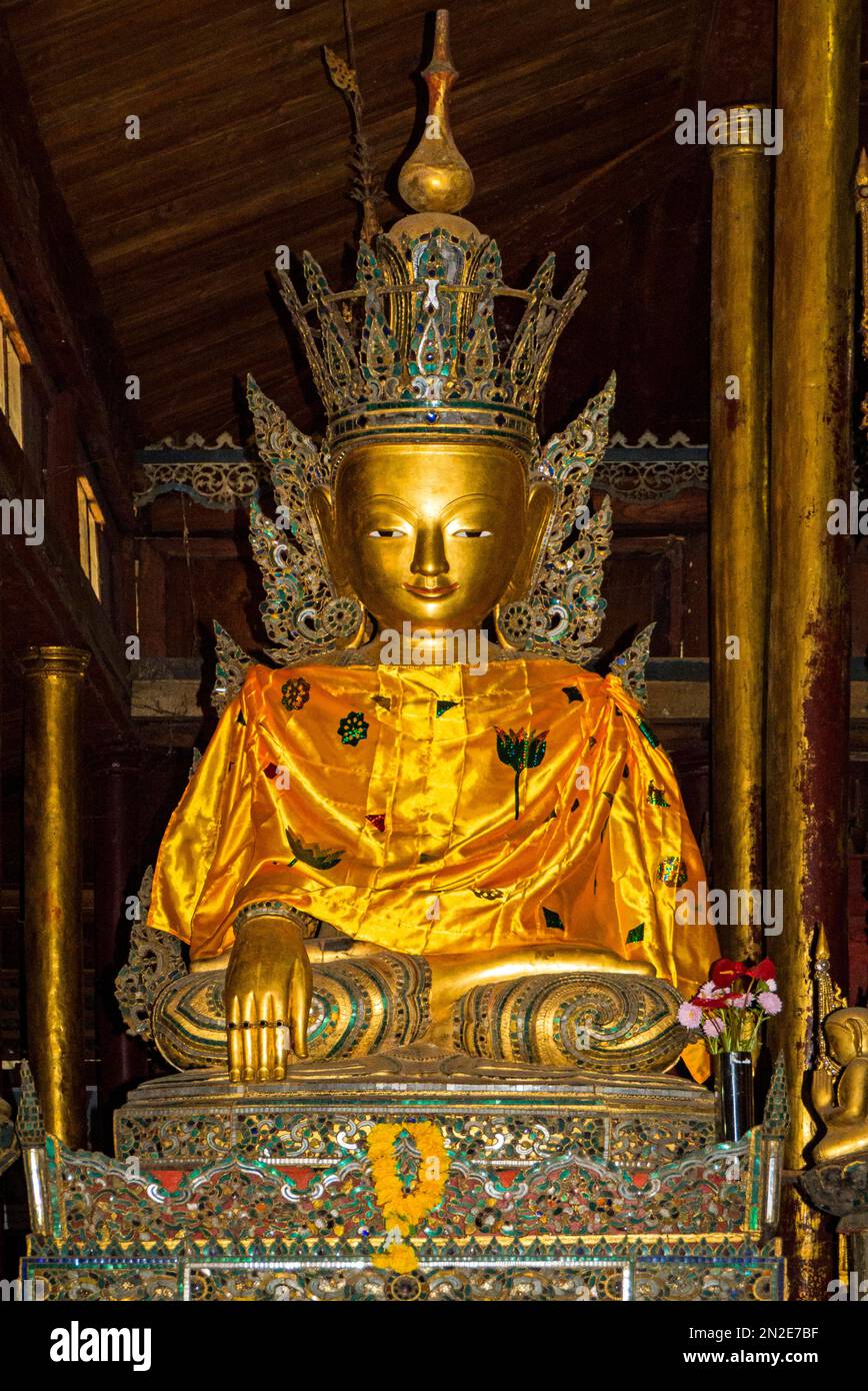 Shan style Buddha statues, Nga Phe Chaung Monastery, Inle Lake, Myanmar ...