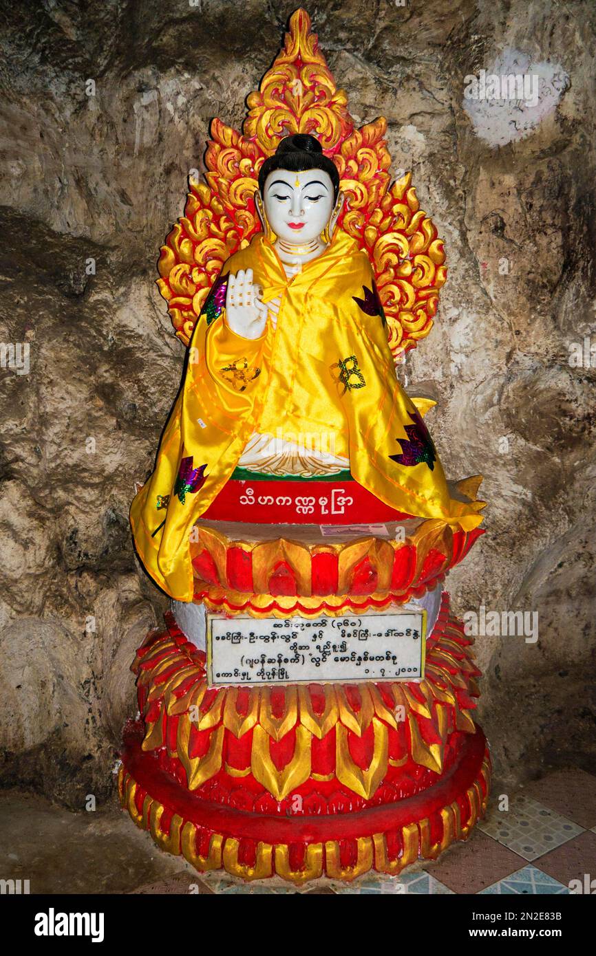Pindaya Cave with over 8000 Buddha statues, Shwe U Min Pagoda, Pindaya ...