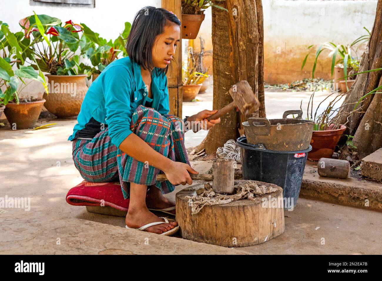 Paper manufactory hi-res stock photography and images - Alamy