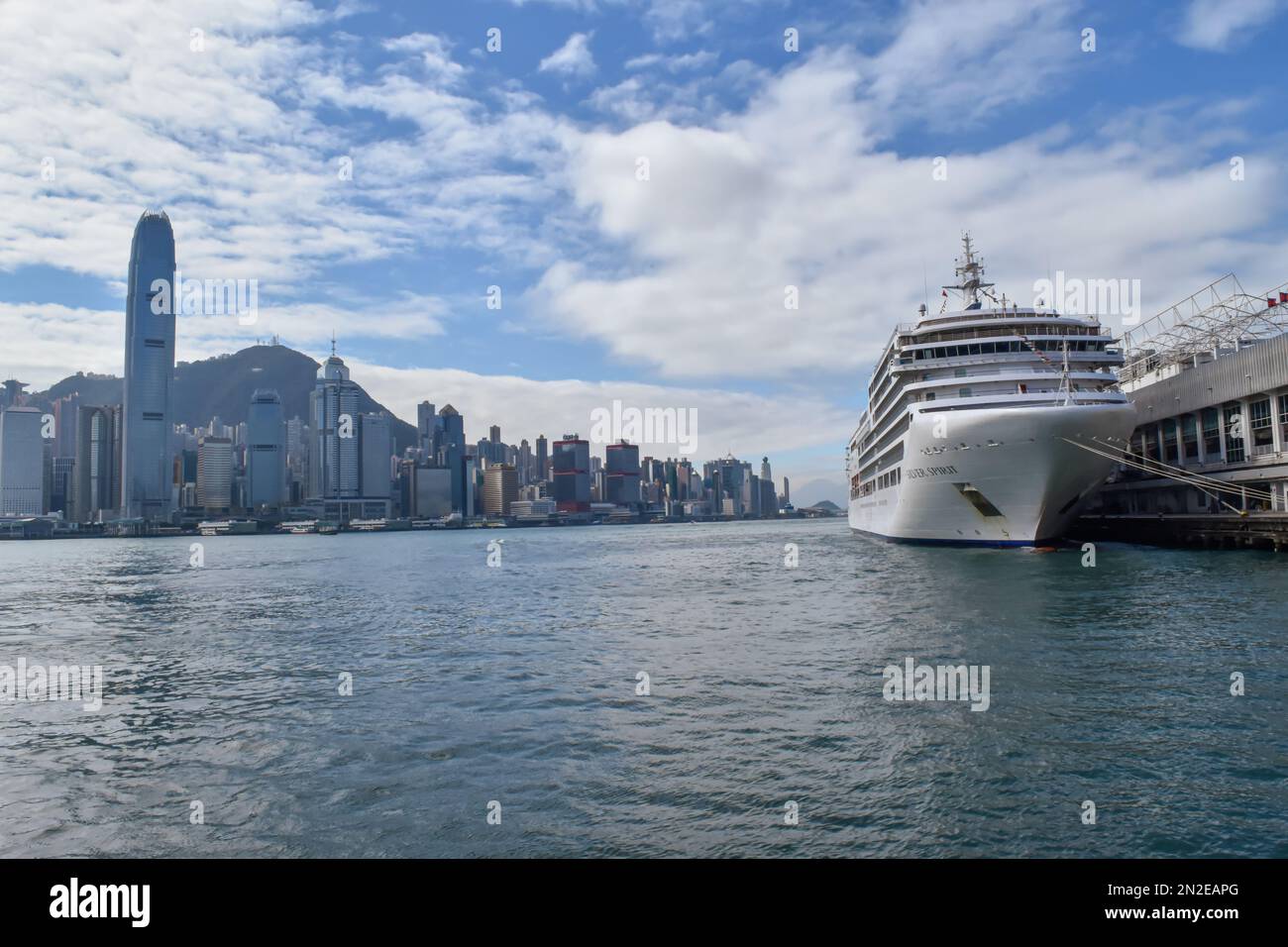 Kowloon skyline and ocean terminal hi-res stock photography and images ...
