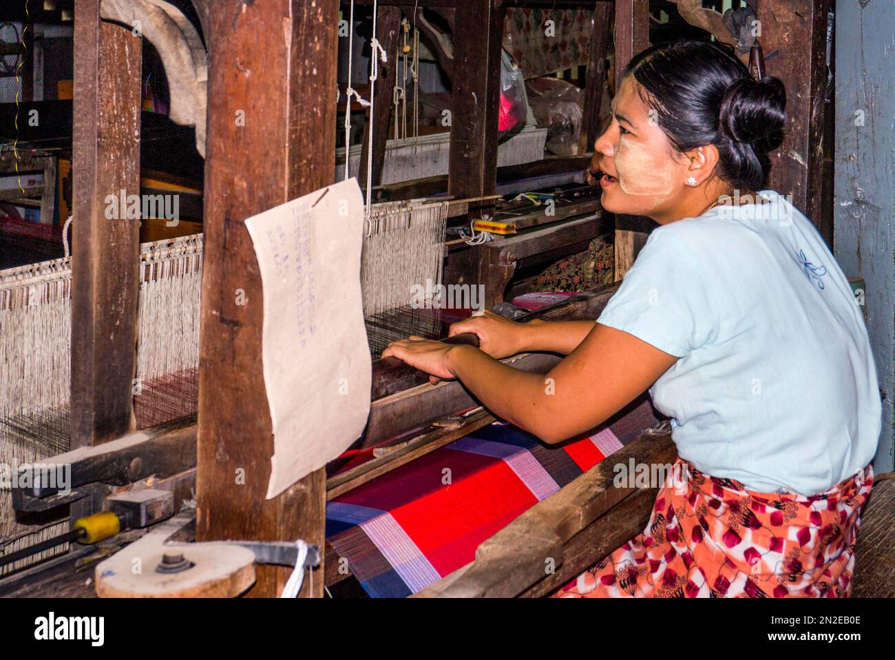 Myanmar silk weaving hi-res stock photography and images - Alamy