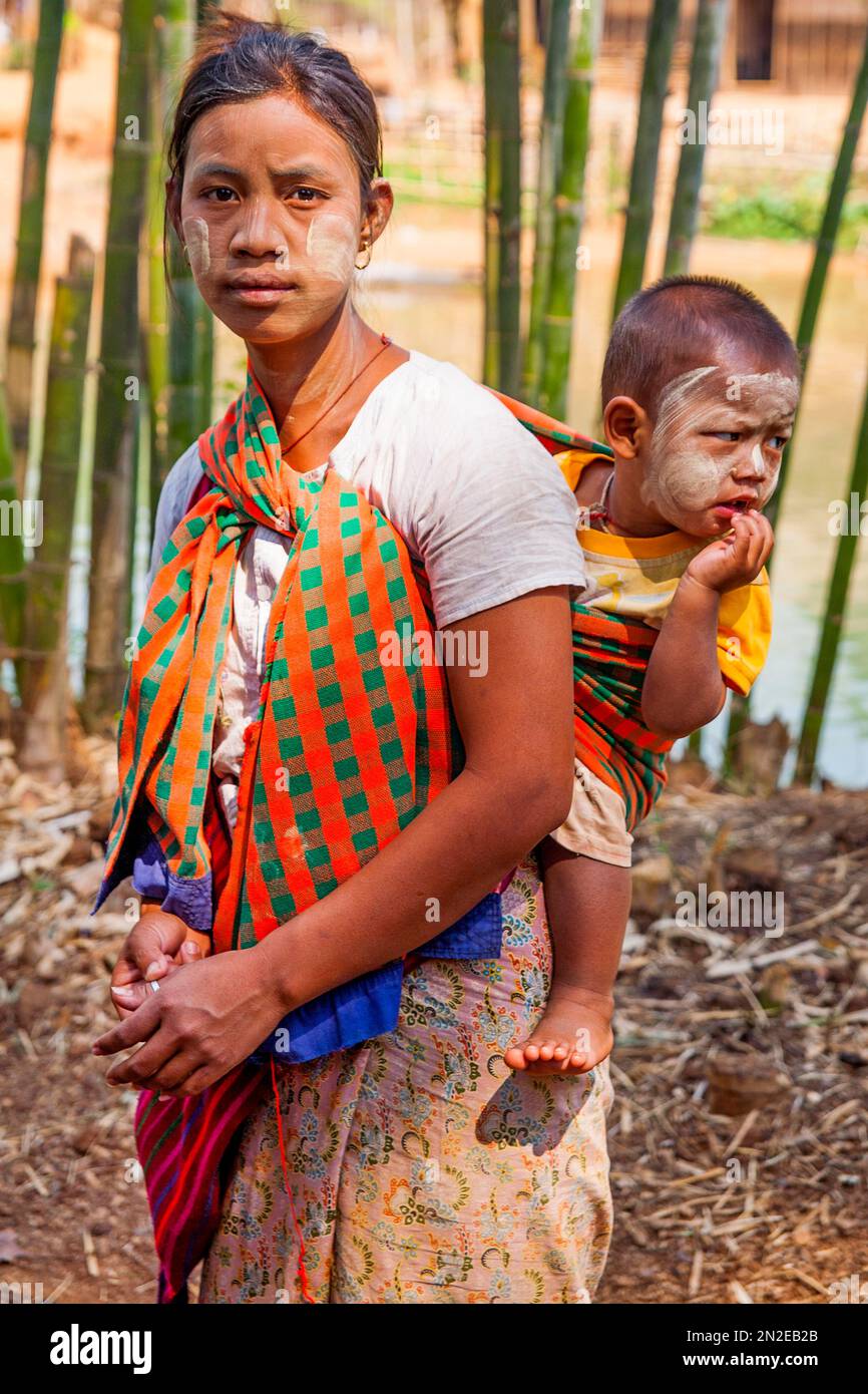 Burmese mother child hi-res stock photography and images - Alamy