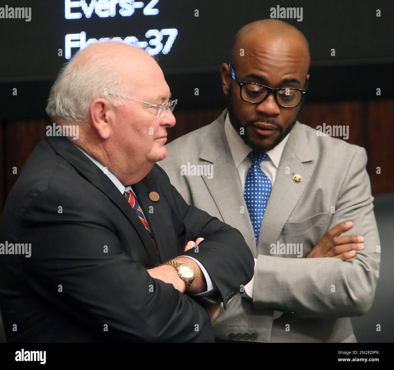 Sen. Bill Montford, D-Tallahasse, left, confers with Rep. Alan Williams ...