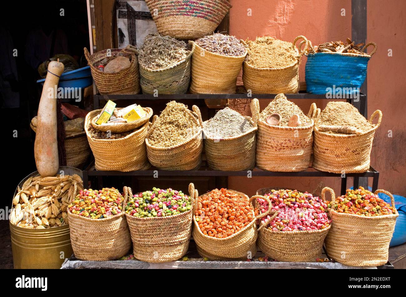 Medicinal herbs in a Moroccan pharmacy, Marrakech, Morocco Stock Photo - Alamy