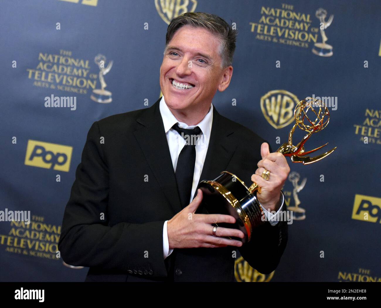 Craig Ferguson poses in the pressroom with the at the award for ...
