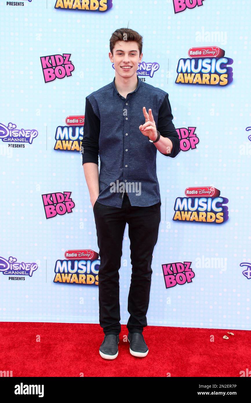 Shawn Mendes arrives at the 2015 Radio Disney Music Awards at Nokia ...