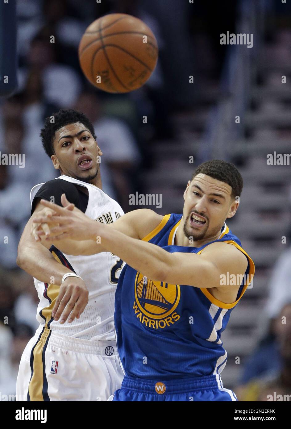 Golden State Warriors guard Klay Thompson (11) and New Orleans Pelicans ...