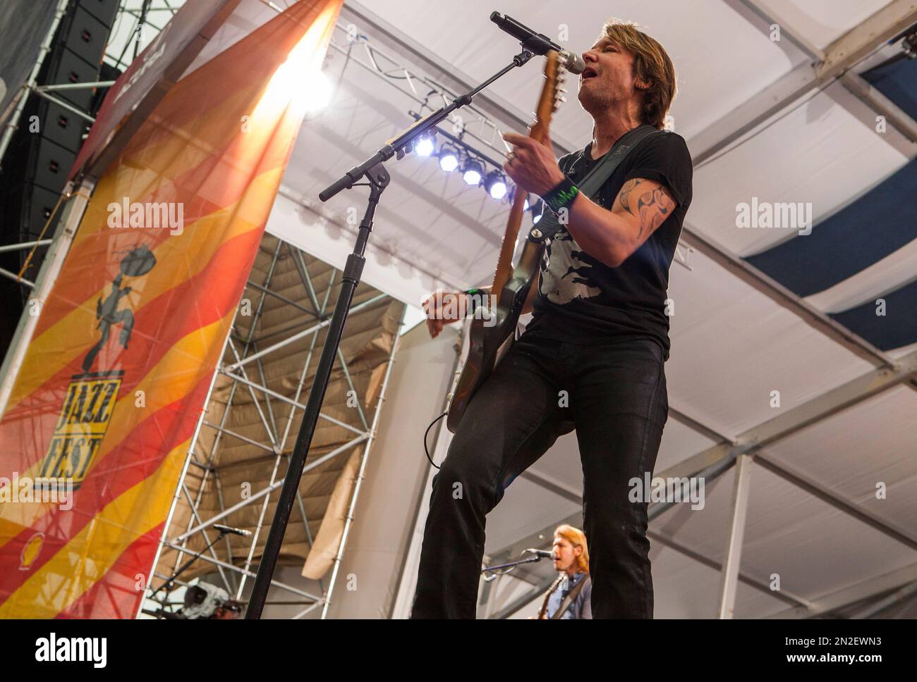 Country music singer Keith Urban performs with his band at the New ...