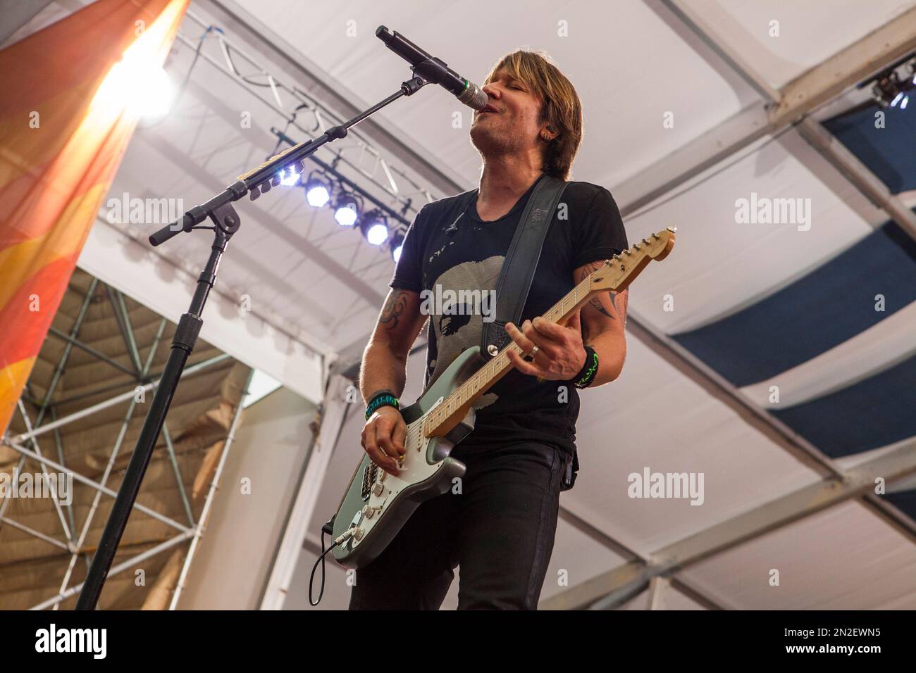 Country music singer Keith Urban performs with his band at the New ...