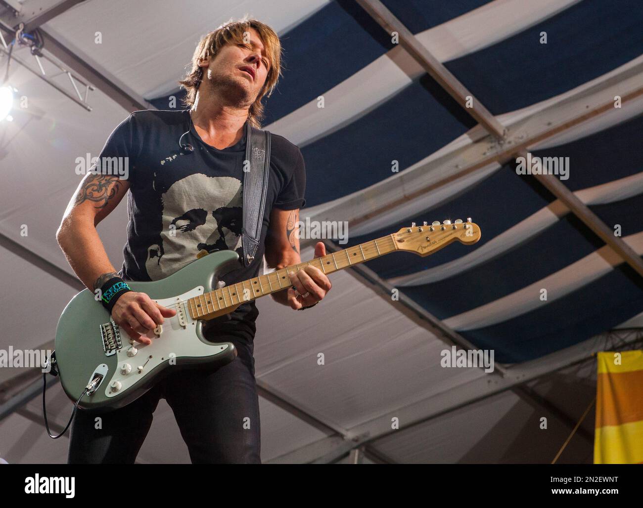 Country music singer Keith Urban performs with his band at the New ...