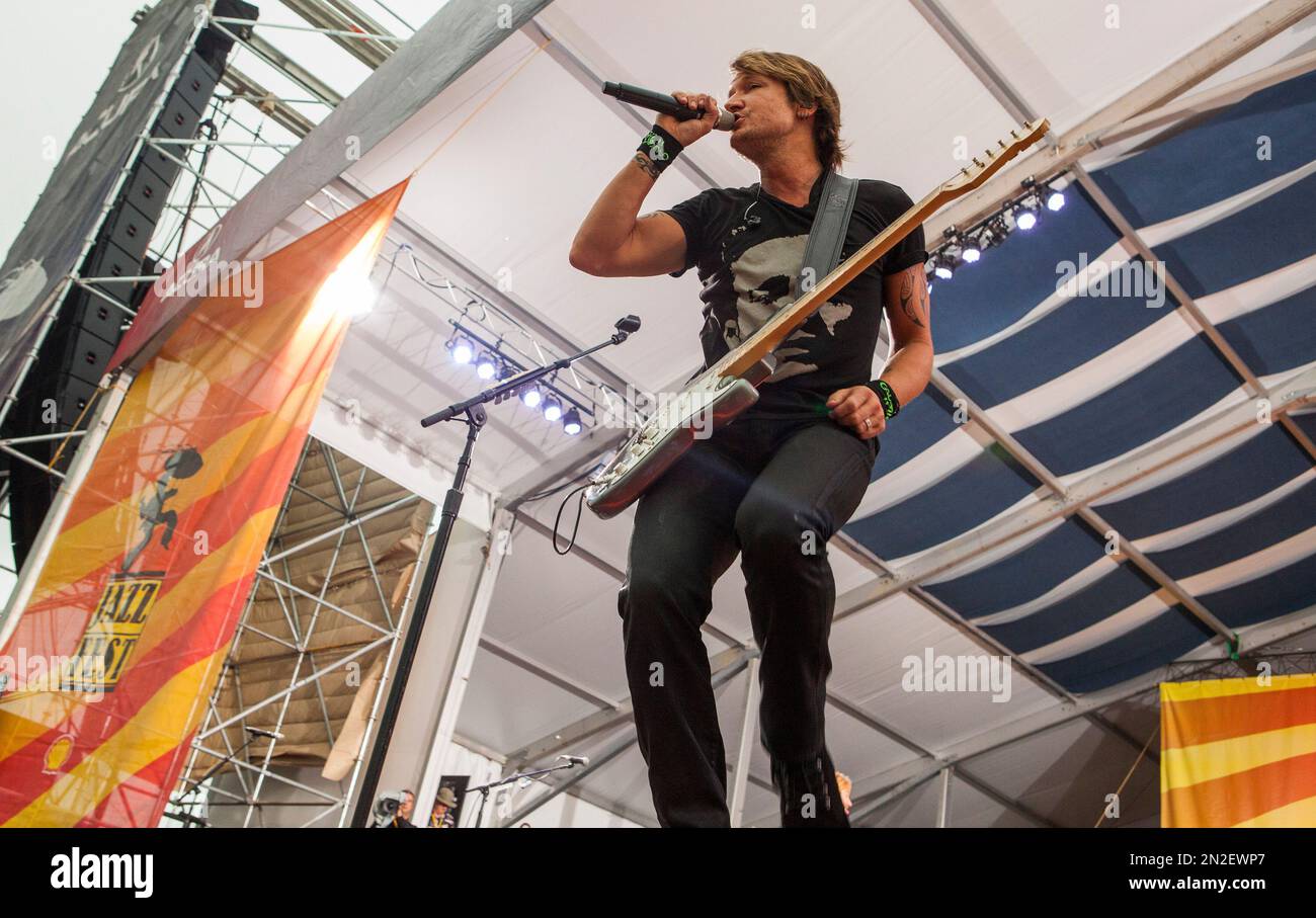 Country music singer Keith Urban performs with his band at the New ...