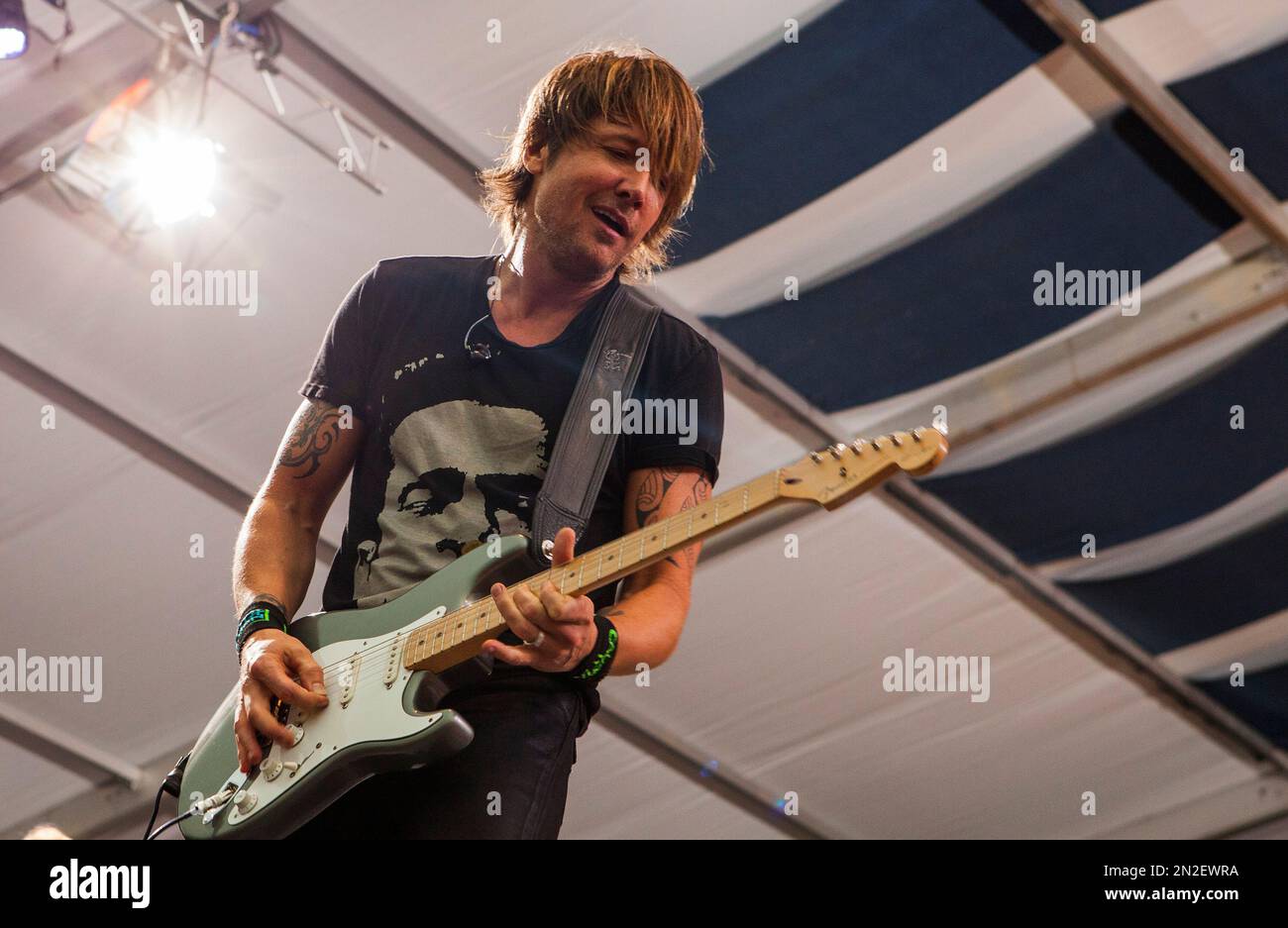 Country music singer Keith Urban performs with his band at the New ...