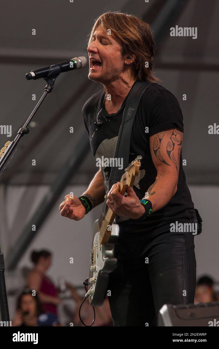 Country music singer Keith Urban performs with his band at the New ...