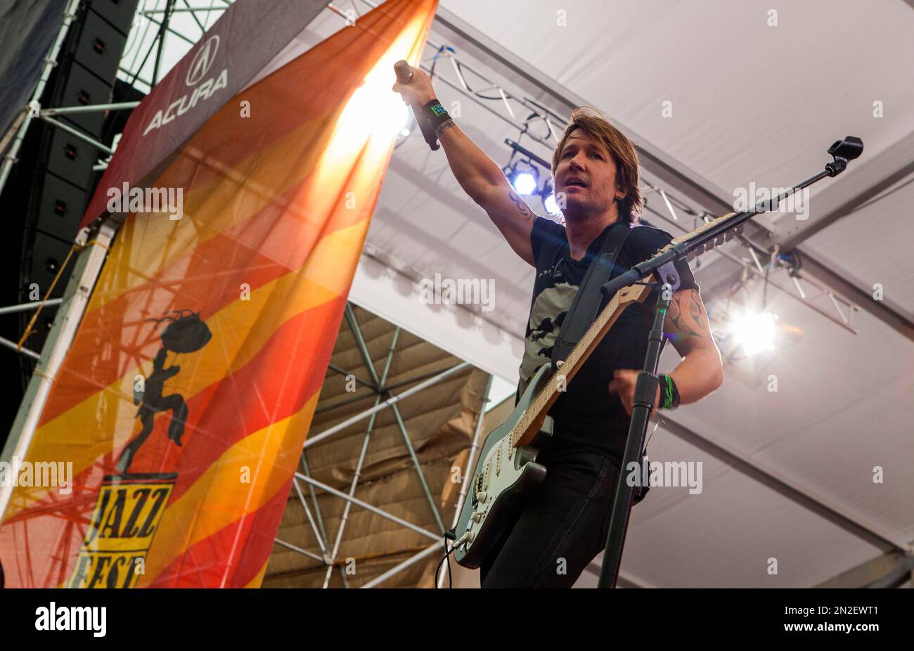 Country music singer Keith Urban performs with his band at the New ...