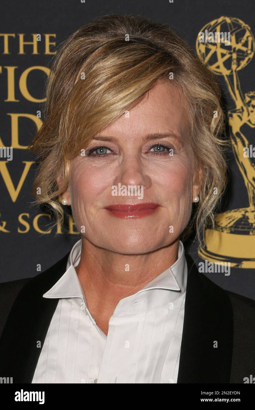Mary Beth Evans arrives at the 2015 Daytime Creative Arts Emmy Awards ...
