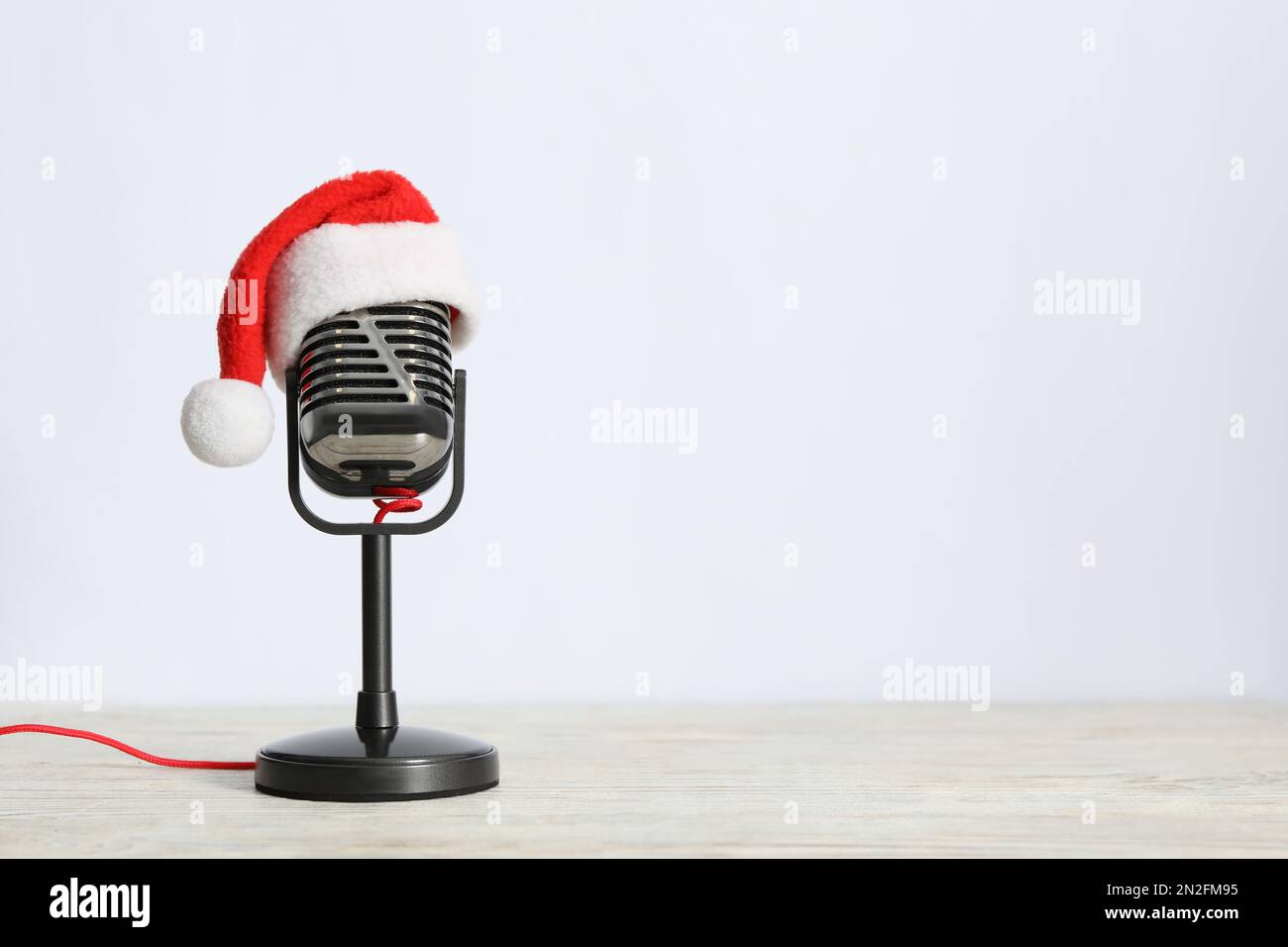 Microphone hat nobody hi-res stock photography and images - Alamy