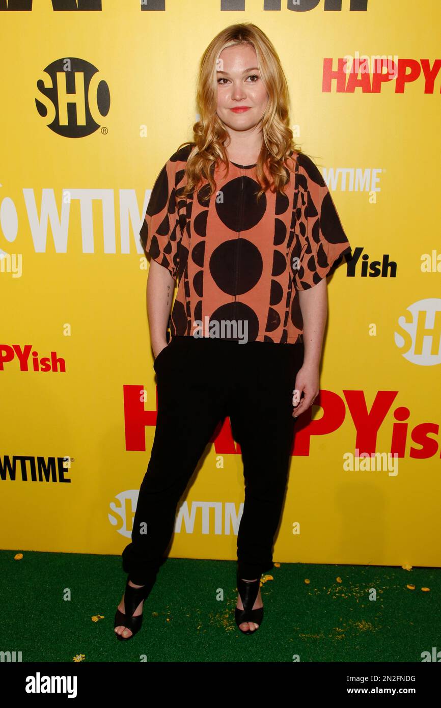 Julia Stiles attends the Showtime series premiere of "HAPPYish" at the ...