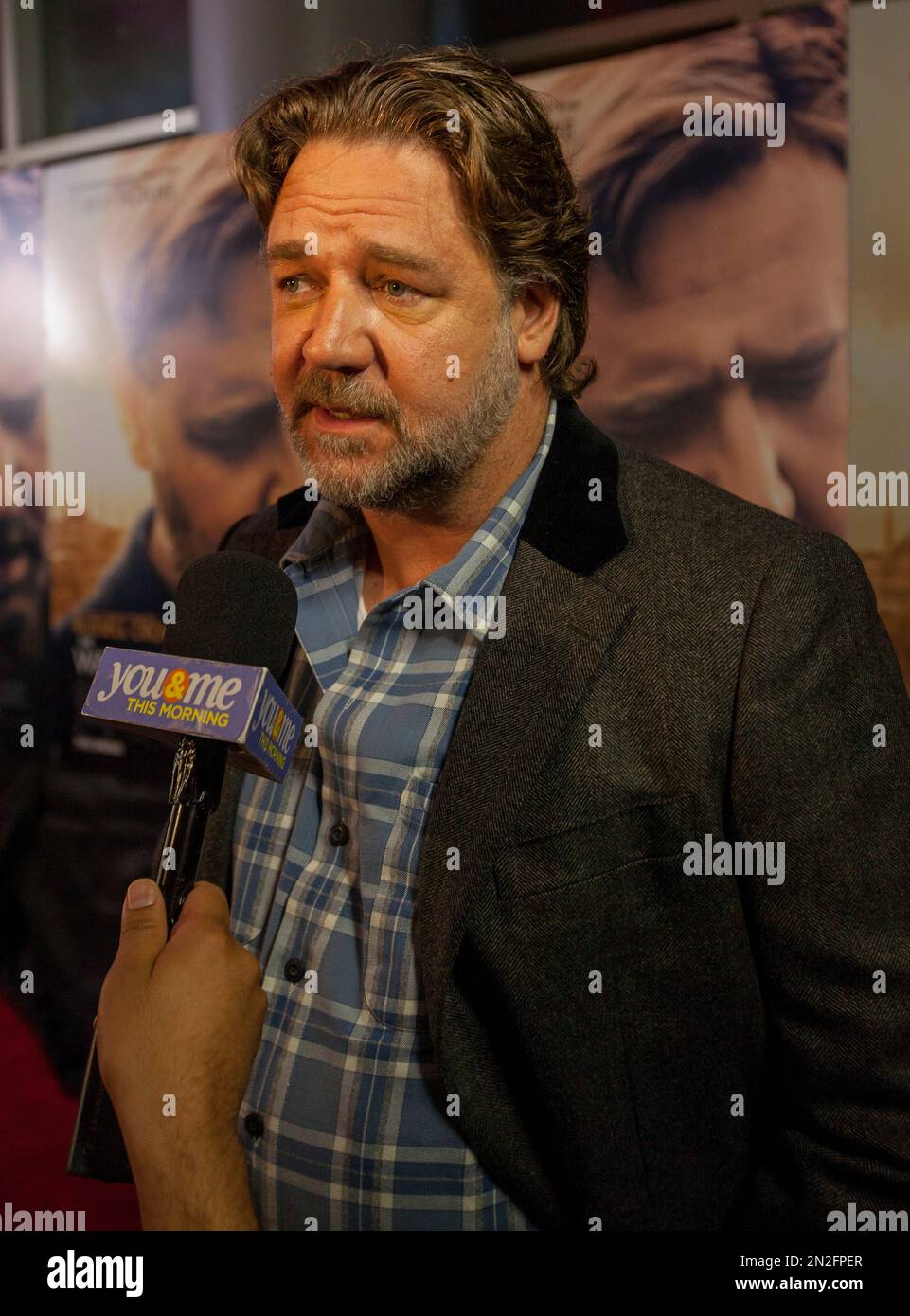 Russell Crowe makes an appearance on the red carpet for the Chicago ...