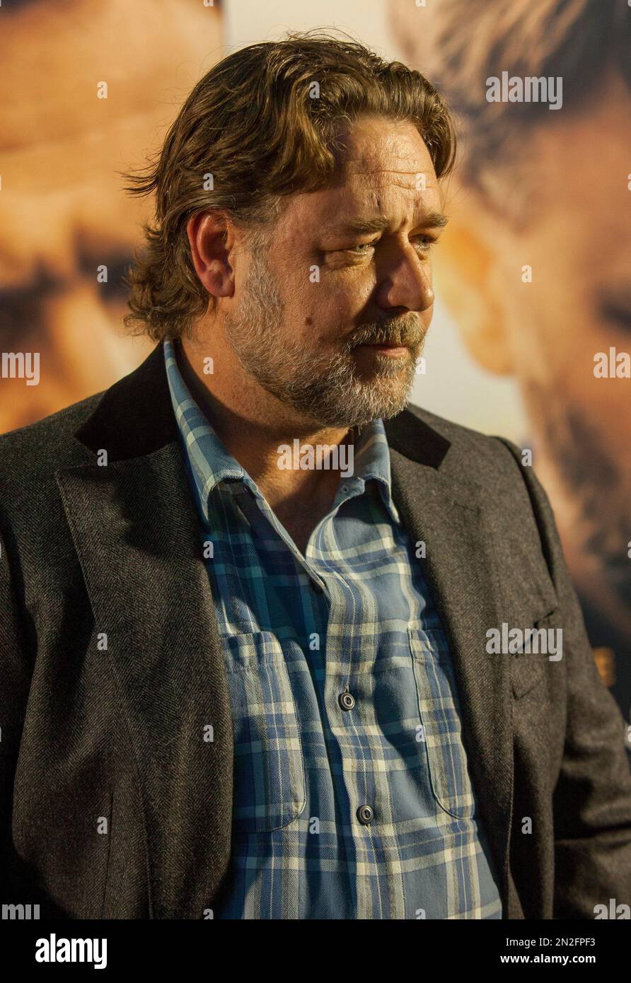 Russell Crowe makes an appearance on the red carpet for the Chicago ...