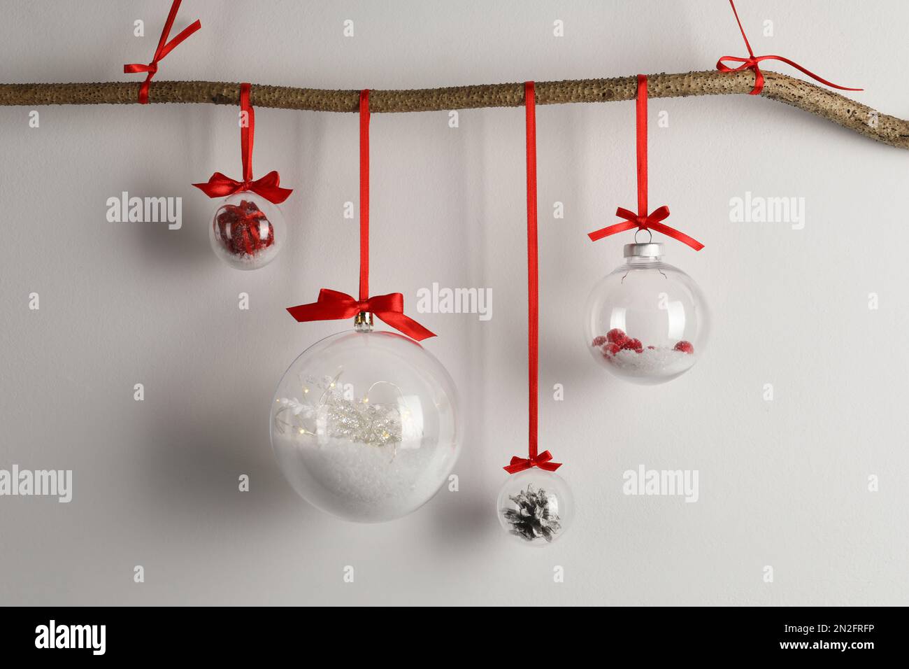 Crystal snow globes hi-res stock photography and images - Alamy