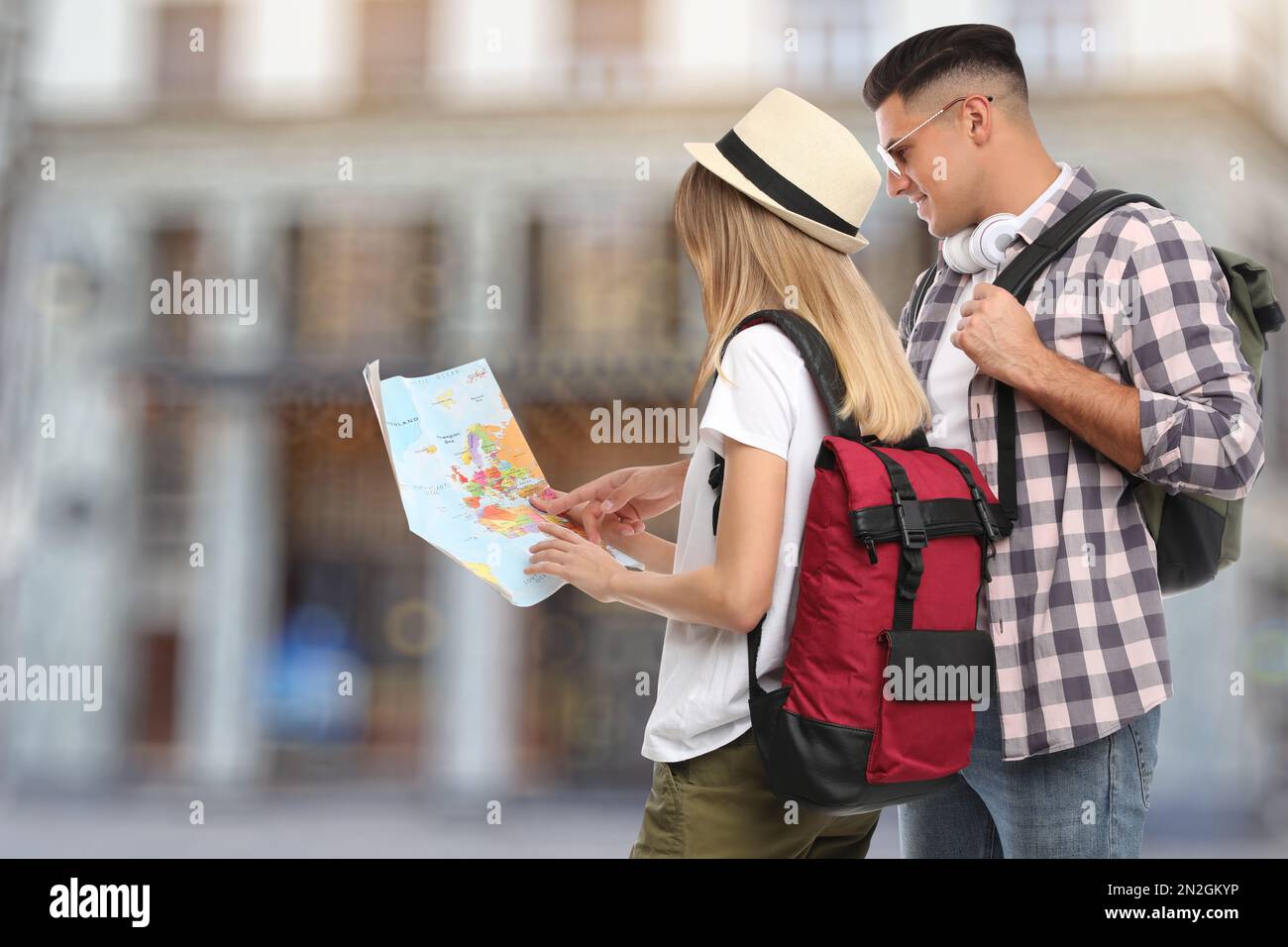 Foreign travelers sightseeing hi-res stock photography and images - Alamy