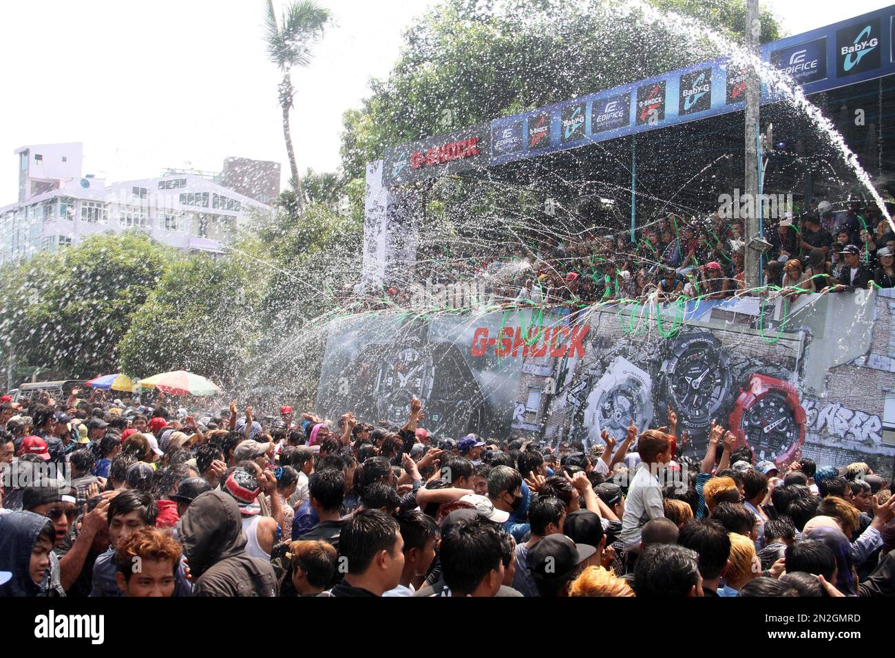 Merrymakers throw water during annual Thingyan water festival ...