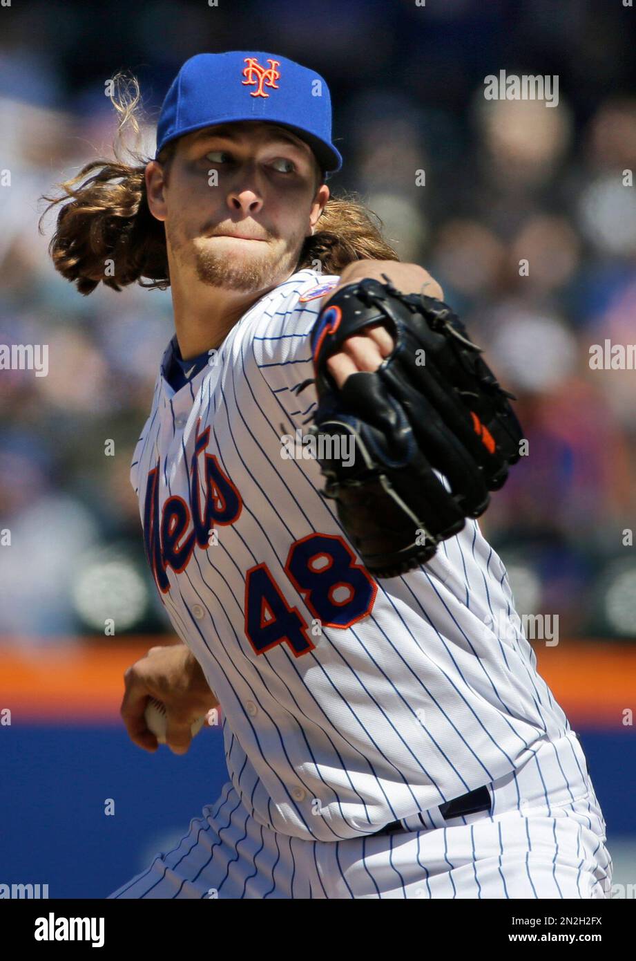 New York Mets starting pitcher Jacob deGrom throws during the fourth ...