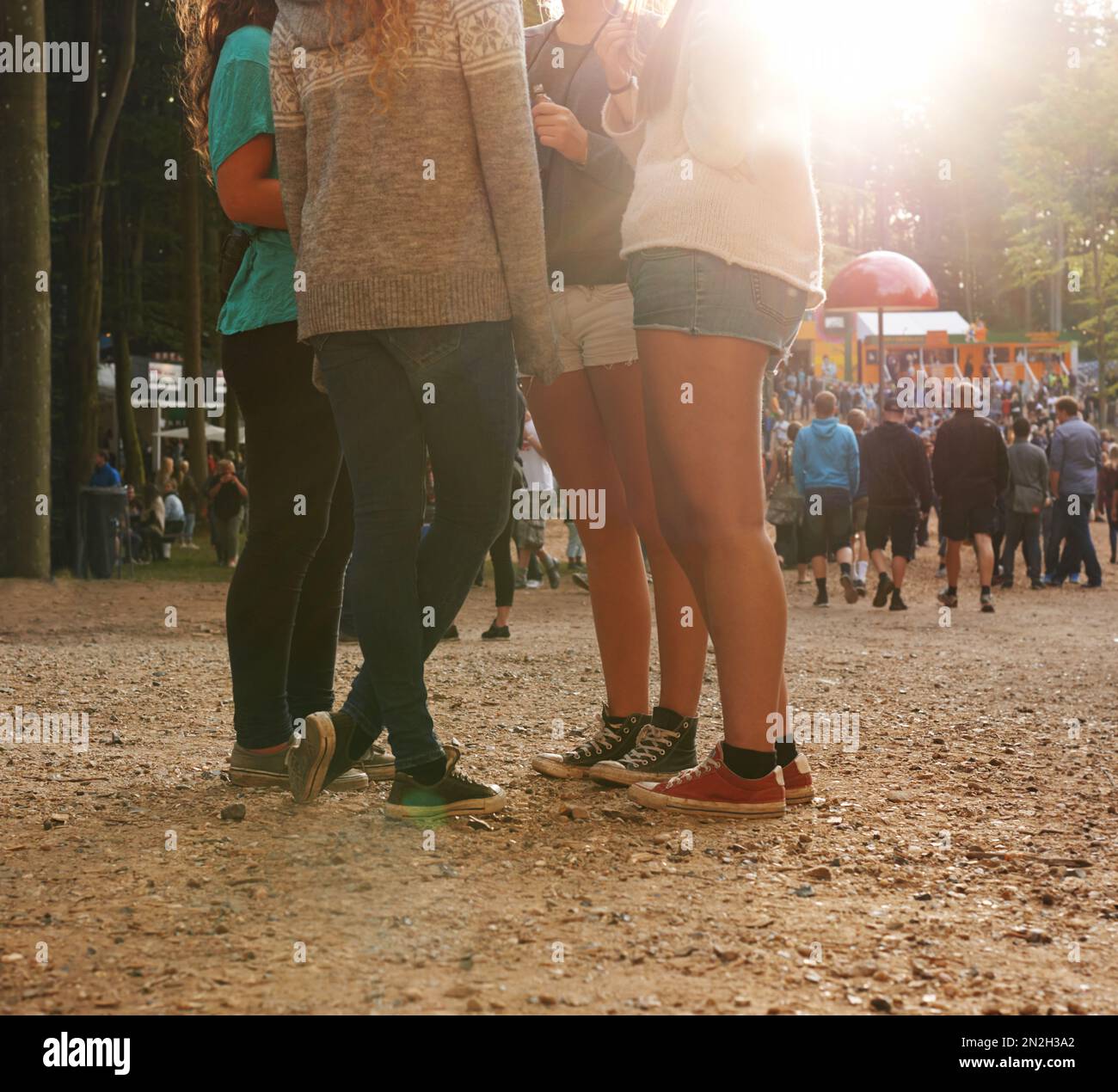 Friends group crowds hi-res stock photography and images - Alamy